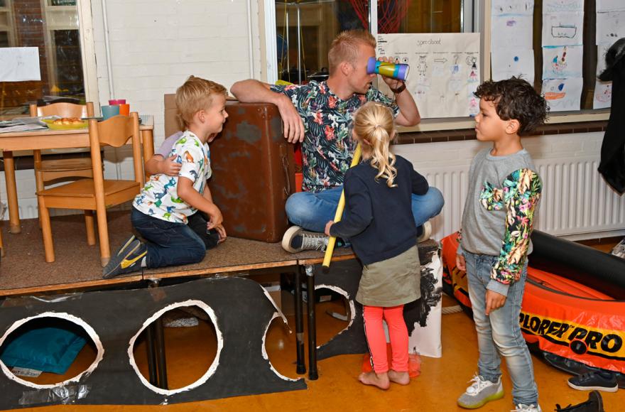 Een dag uit het leven van meester Patrick in groep 1-2-3 - Zone